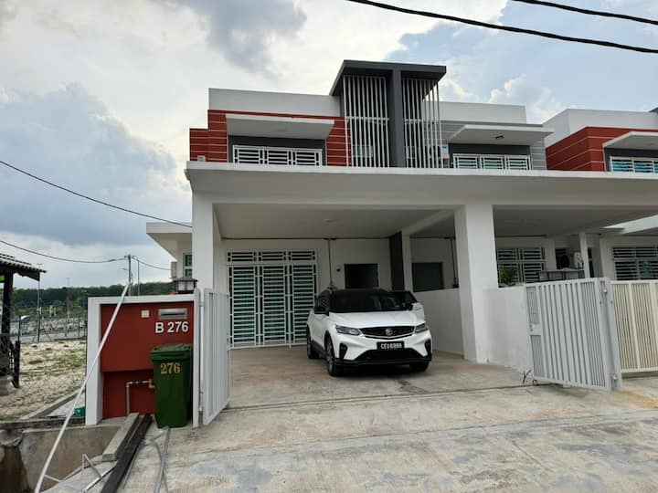 Acik Homestay - Pokok Sena