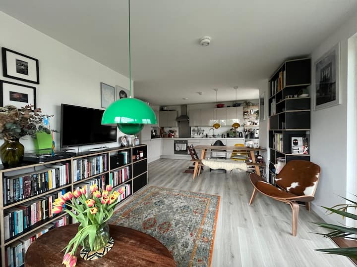 Flat In Vibrant Part Of London - Stratford