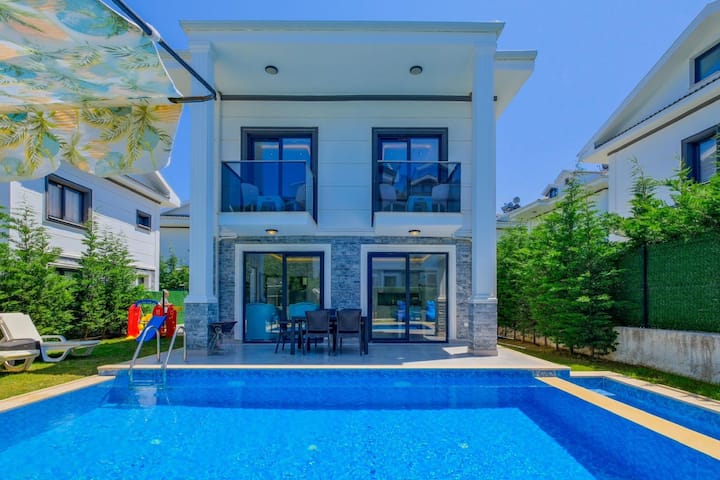 Hisarönü/ölüdeniz Merkezinde Lüks Villa - Ölüdeniz