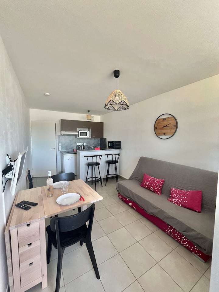 Logement Près Gare, Port, Ville Avec Parking Privé - La Rochelle