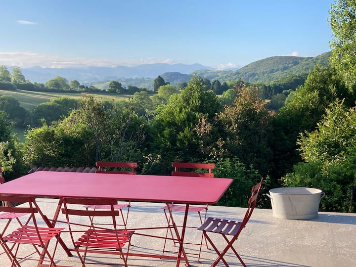 Maison Avec Piscine Et Vue - Sare