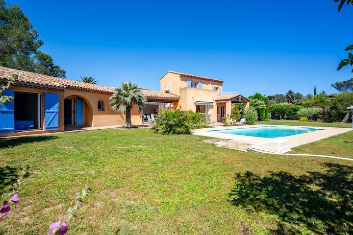 Maison Familiale Au Calme 5 Chambres + Piscine - Fréjus