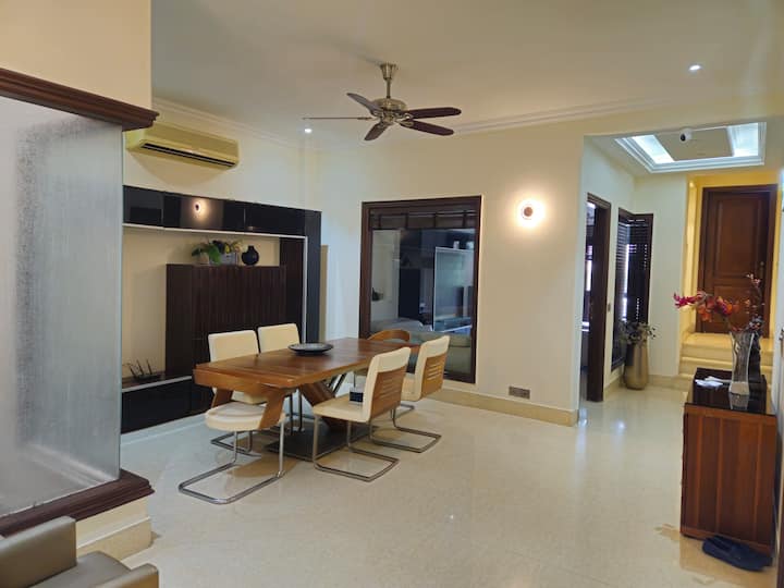 A Blend Of Luxury And Comfort. - New Delhi