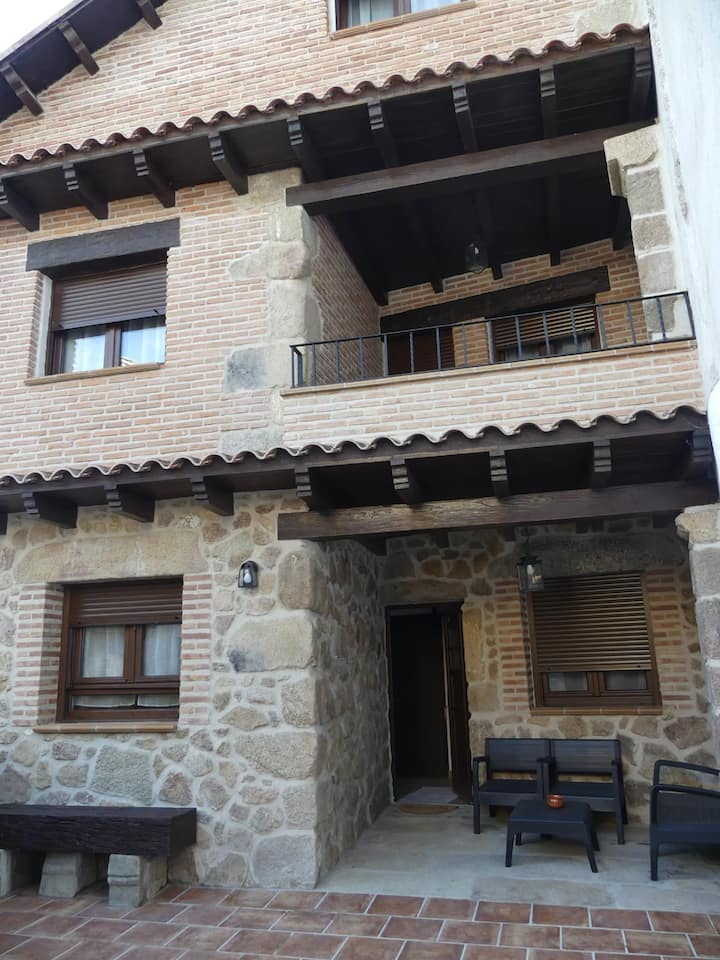 Casa Del Rollo - Pedro Bernardo