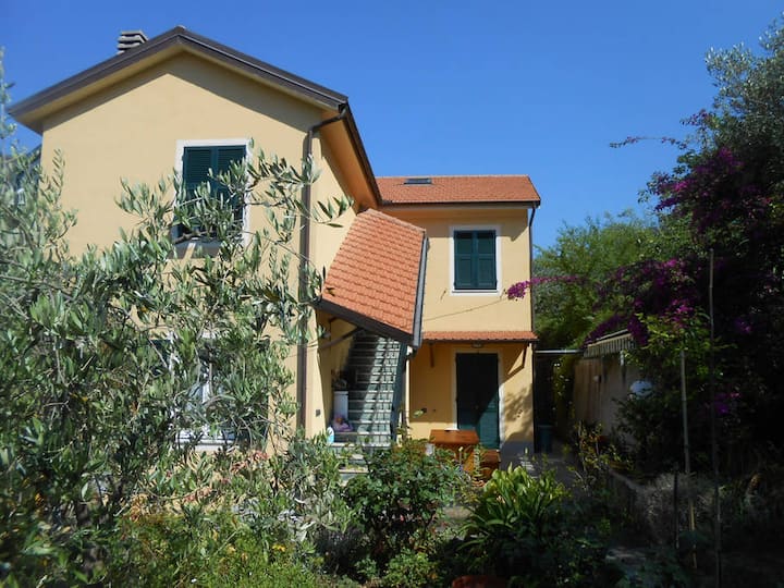 Charming Countryside Flat - Levanto