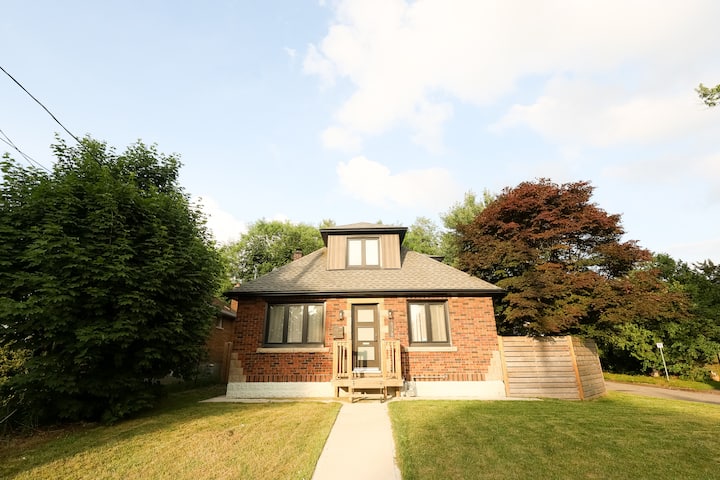 Serene 5br 3-bath Retreat Near Falls - Niagara Falls