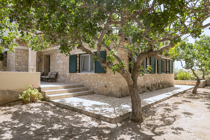 Oikia Ouranou - Эгина