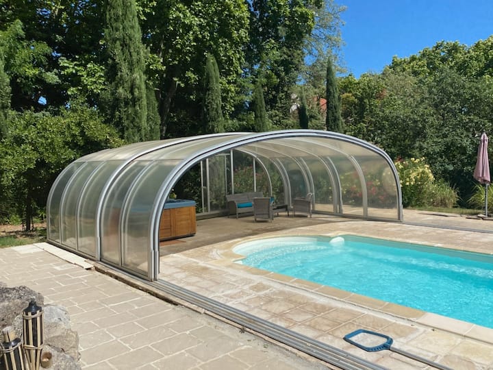 Gîte Dans Un Château Viticole - Saint-Paul-Trois-Châteaux