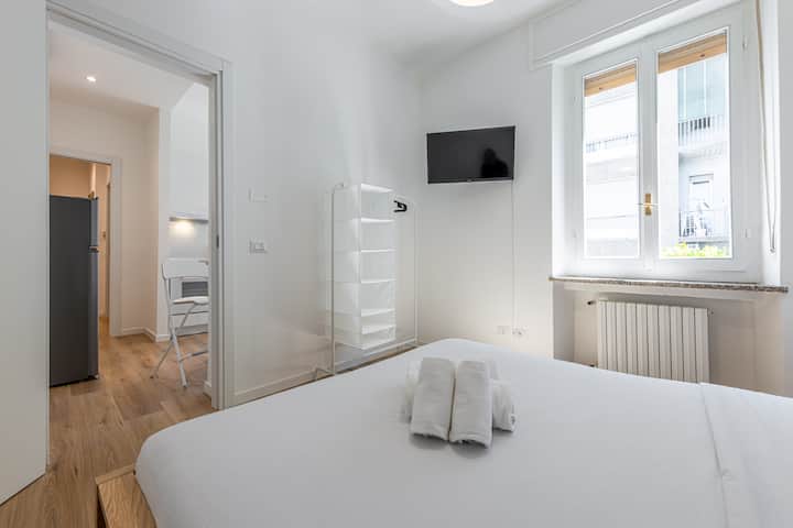 Sambuco1 - Quiet Apt. With 2 Double Bedrooms - Milan