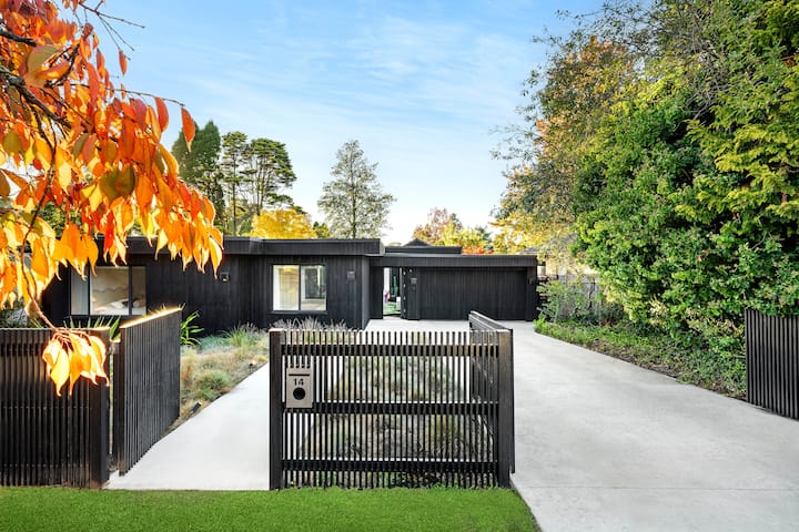 Modern Mid-century Getaway - Wentworth Falls