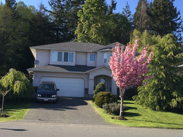 Memory Lane Guest Suite - Sooke