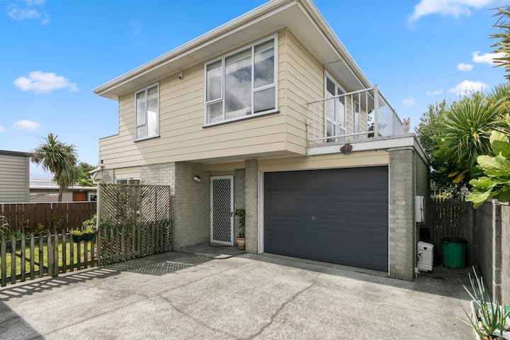 Sunny 2-bed, Hot Tub & Garage - ニュージーランド ウェリントン