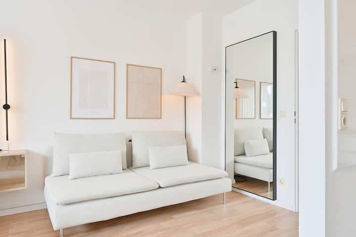 Beautiful 1-bedroom With Kitchen Near University - Wuppertal