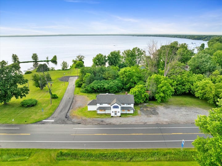 "Whitewater-the Genoa" On Oneida Lake | Sleeps 8! - Sylvan Beach, NY