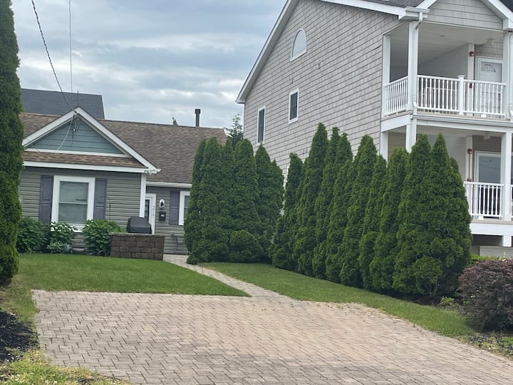 Beach Cottage - 2 Blocks 2 Beach + 2 Parking Spots - Belmar, NJ