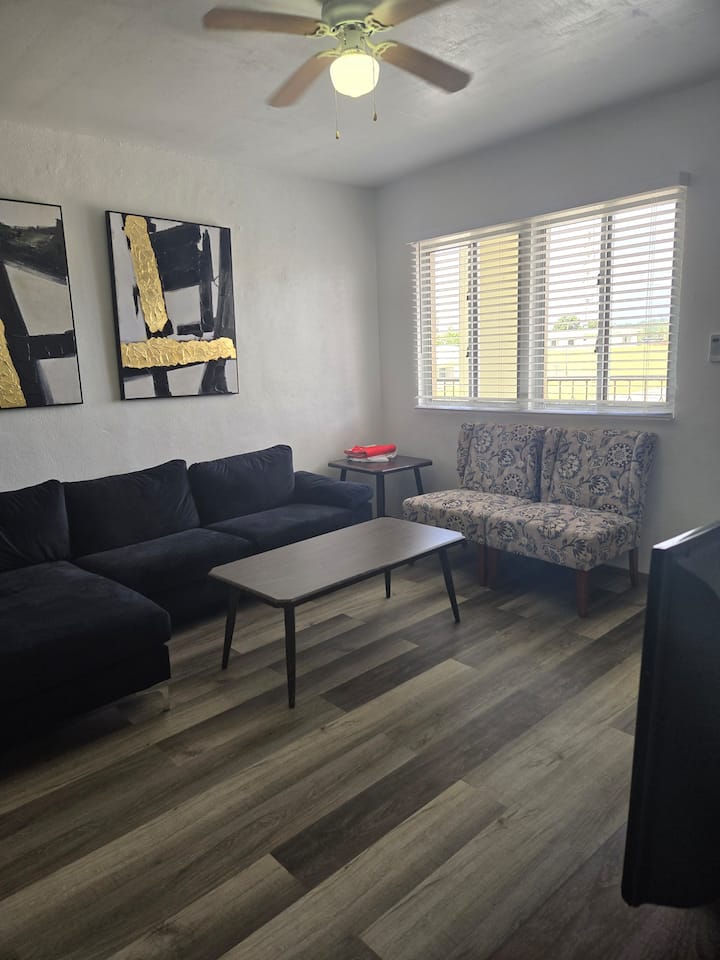 Central Charm Apartment 2bd/1ba - 괌