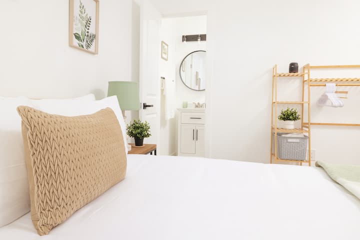 Casa Bohemia | 5* Location |  Free L2 Ev Charging - Monte Vista - San Antonio