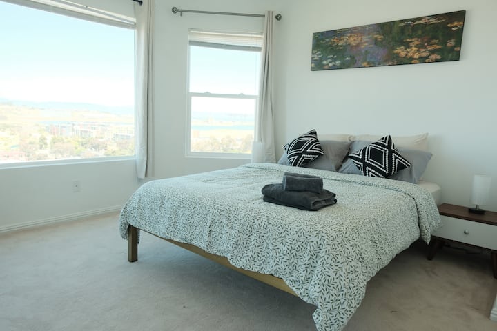Bright And Private Bedroom W/ Water And City Views - San Francisco, CA
