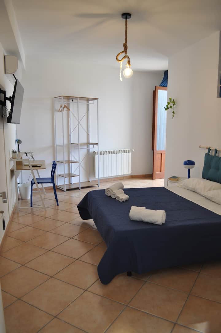 Stanza A Terrasini Con Bagno Privato (Blu) - Terrasini