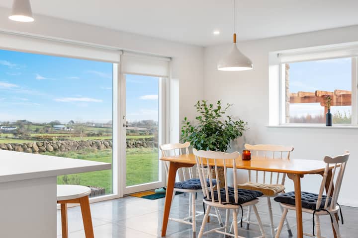 Room In Modern Mourne Country Homestead - Annalong