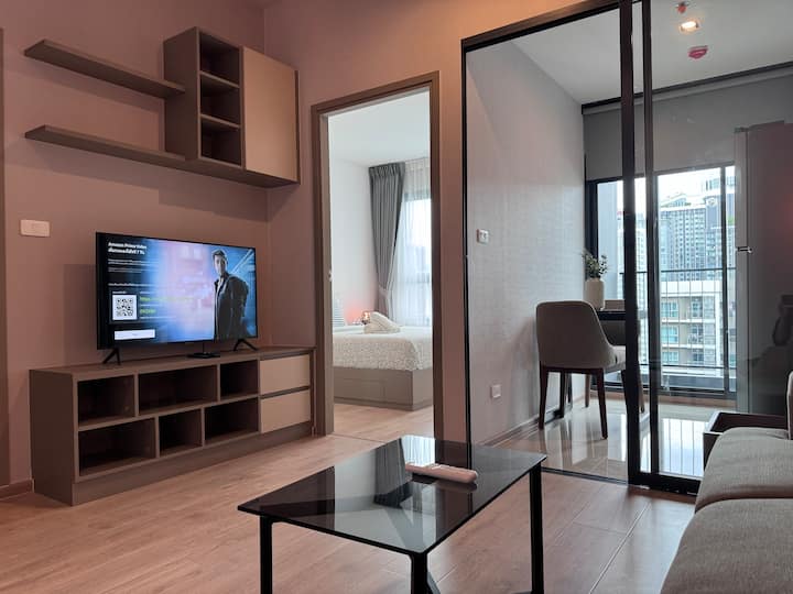 One-bedroom /Free Pool And Gym /Mrt/center Rama 9 - 泰國