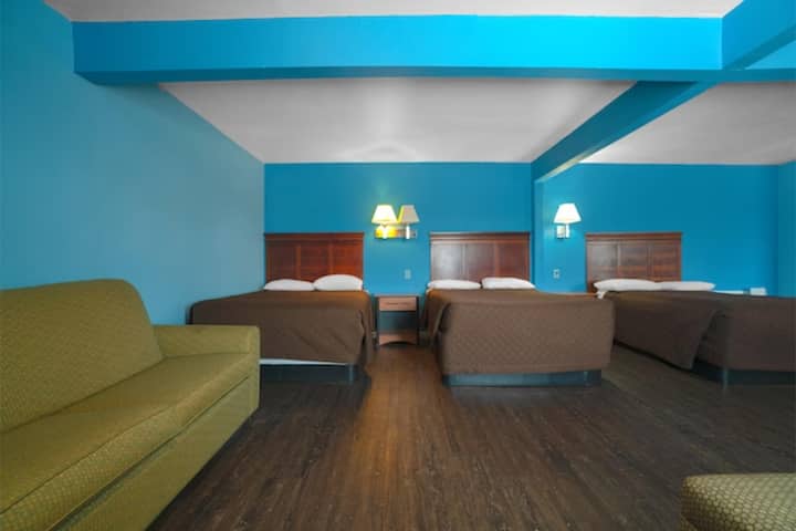 3 Full Bed With Kitchenette - Corpus Christi