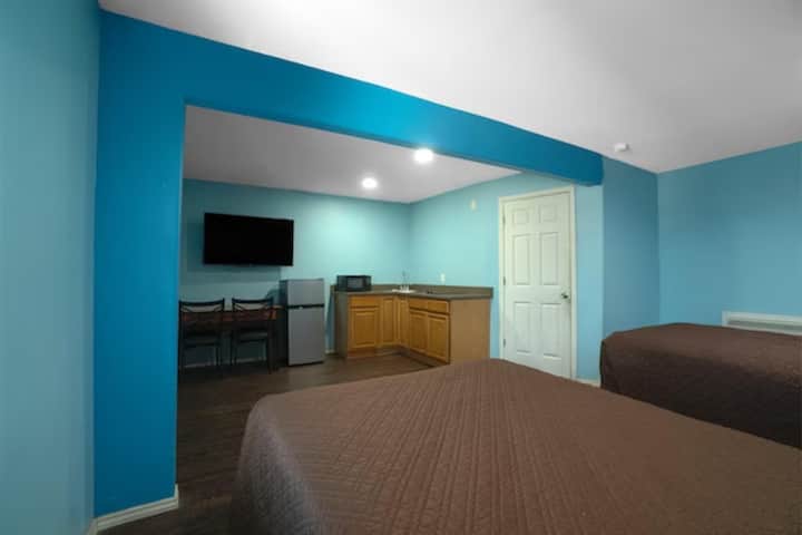 2 Full Beds With Kitchenette - Corpus Christi, TX