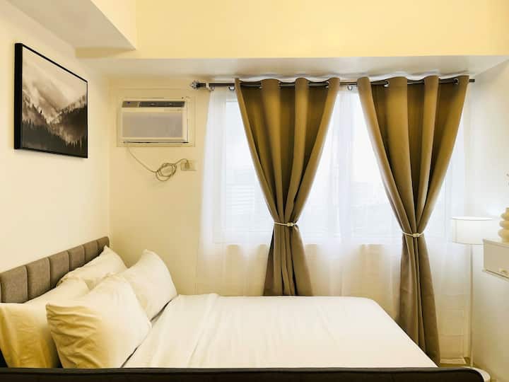 * *R2 Minimalist Snug Haven - Iloilo City