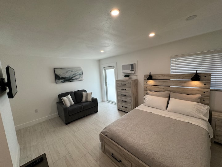 Comforts Of Home Getaway-new - Miami Gardens, FL