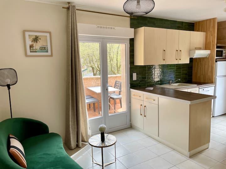 Joli F2 Lumineux - Terrasse - Vue Paysagère - Avène