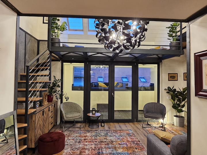 Stylish 4 Bedroom, 3 Bath, Balcony, Downtown, - Budapest