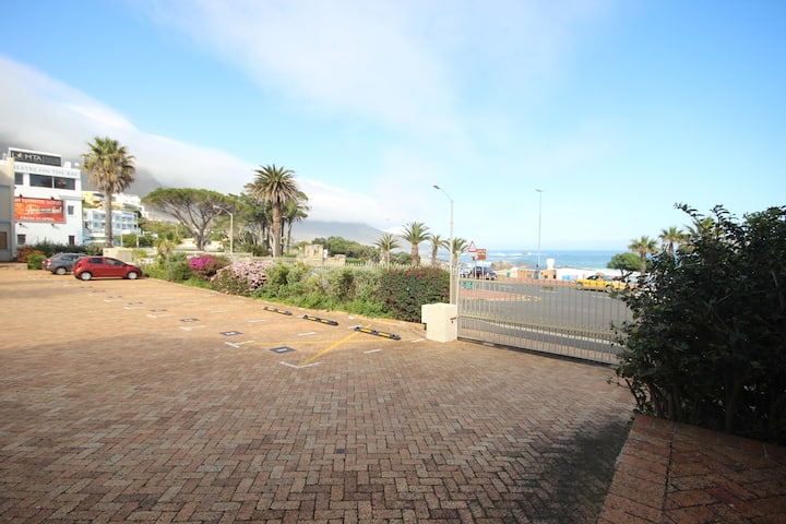 Mountain And Tidal Pool Apartment - Cape Town