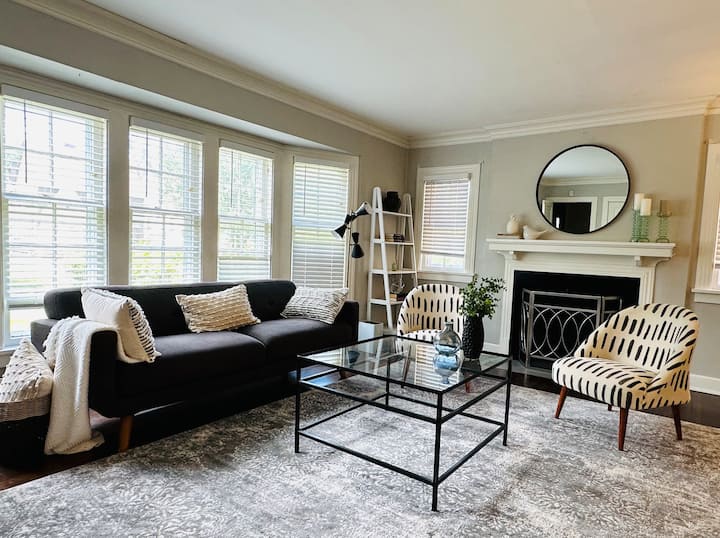 Charming 2br In Van Aken Near Hospital/university - Shaker Heights, OH