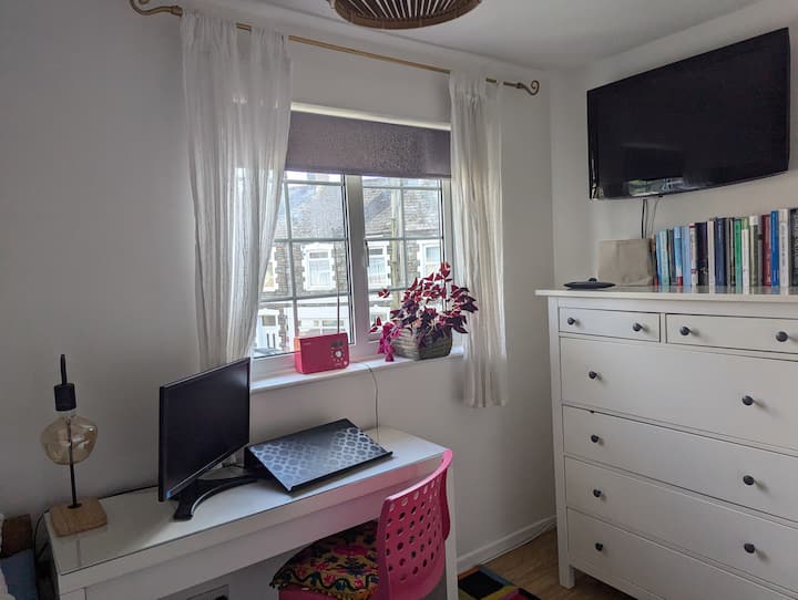 Room In Cardiff House - Cardiff