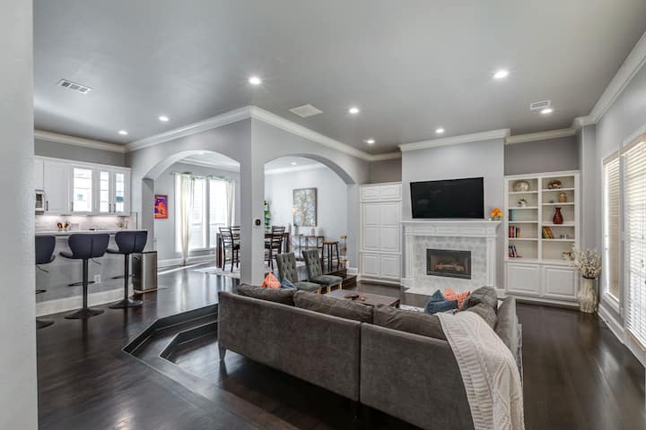 Beautiful Home In Prime Location! - Dallas, TX