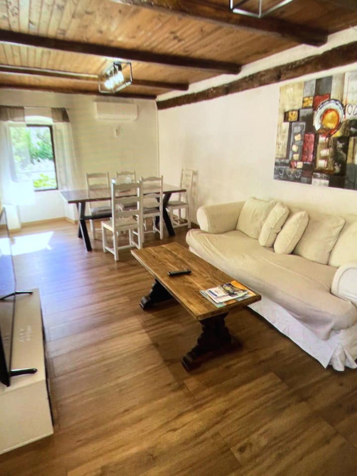 Maison De Village.
Surface:70m2 - Forêt de Bonifatu