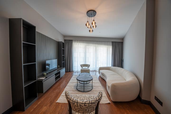 Classy 2 Br Apt. In Beyoğlu, Spa&pool&parking - Istanbul