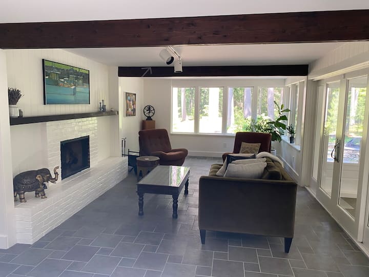 Modern Home In Historic Concord - コンコード, MA