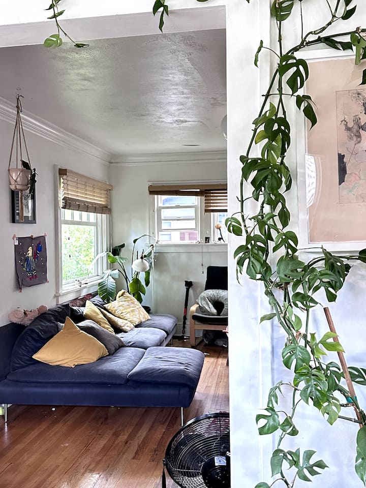 Private, Top Floor Of Craftsman W/ Creative Office - Portland, OR
