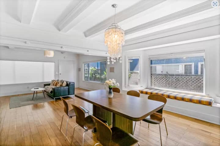 Modern Beach Living Condo - Minutes Walk To Beach - Carson, CA