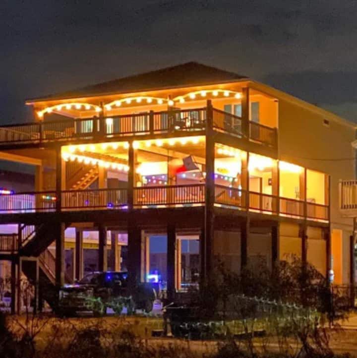 4b/3b Ocean View,hot Tub,golf Cart, Elevator - Crystal Beach, TX
