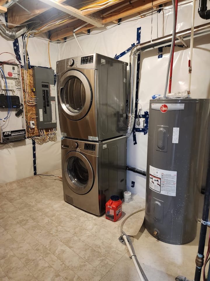 2 Bedroom Furnished Basement - Winnipeg Folk Festival