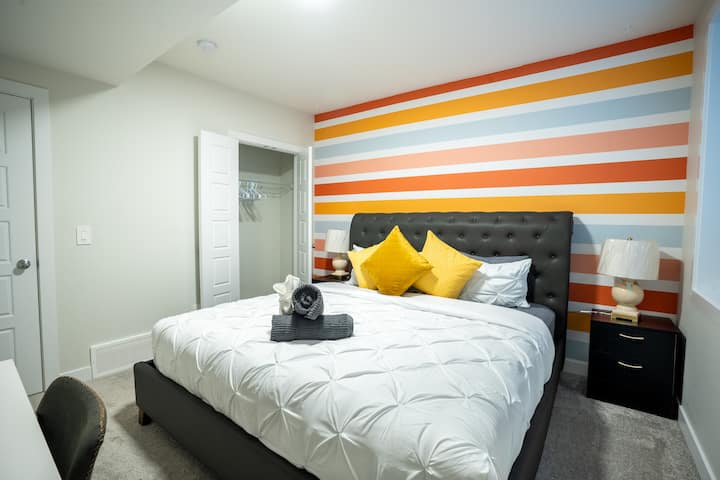 Warm Getaway Perfect For *4! Private Bsmt Suite - Beaumont