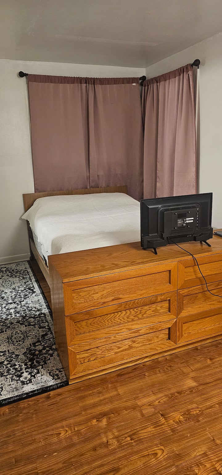 Private Room In Evanston #2 - Evanston, IL