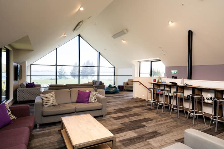Haka House Entire 4 Bed Dorm Ensuite - Lake Tekapo