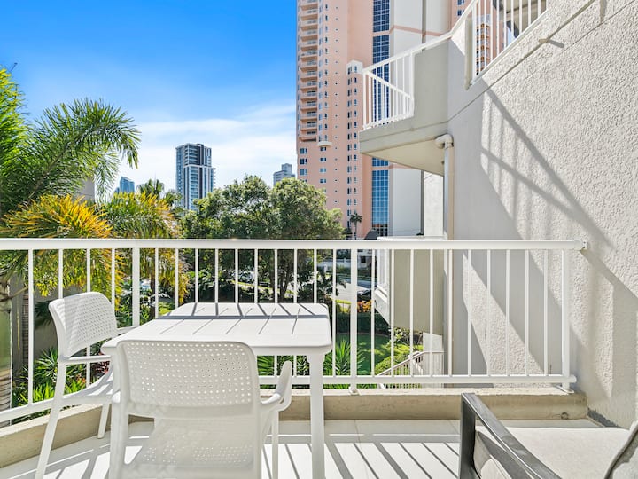 Three Queen Bedroom Family Apartment - Gold Coast