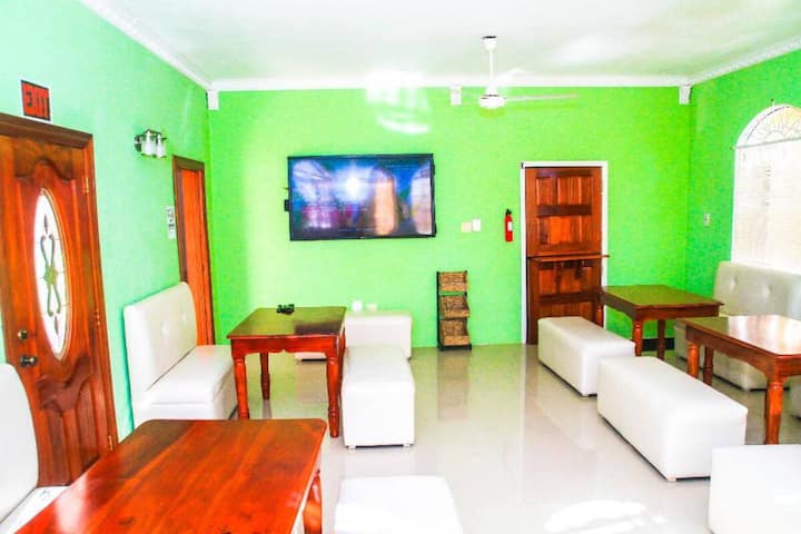 Dr04 | King Room With Balcony, Pool & Bar Access - Negril
