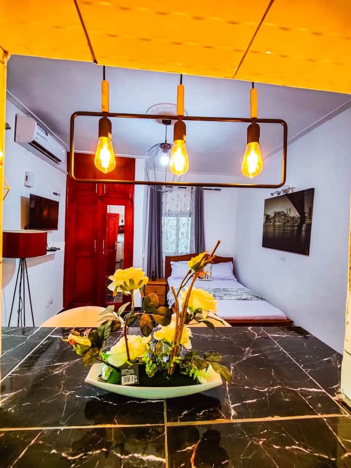 Chambre T1 (Red) - Douala