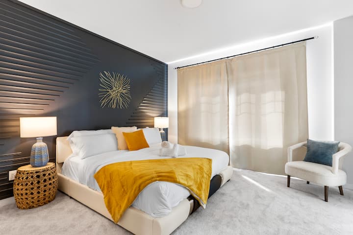 Cozy| Luxury|ac| Near West Edmonton Mall |King Bed - Saint Albert