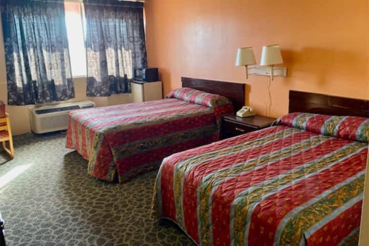 Red Carpet Inn & Suites 2 Full Bed Smoking - Lima, OH